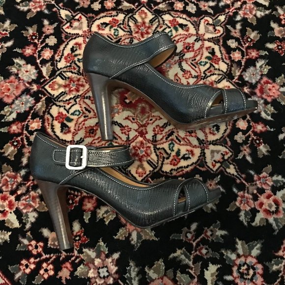 Brooks Brothers | Shoes | Womens Brooks Brothers Platform Heels Size 7 ...